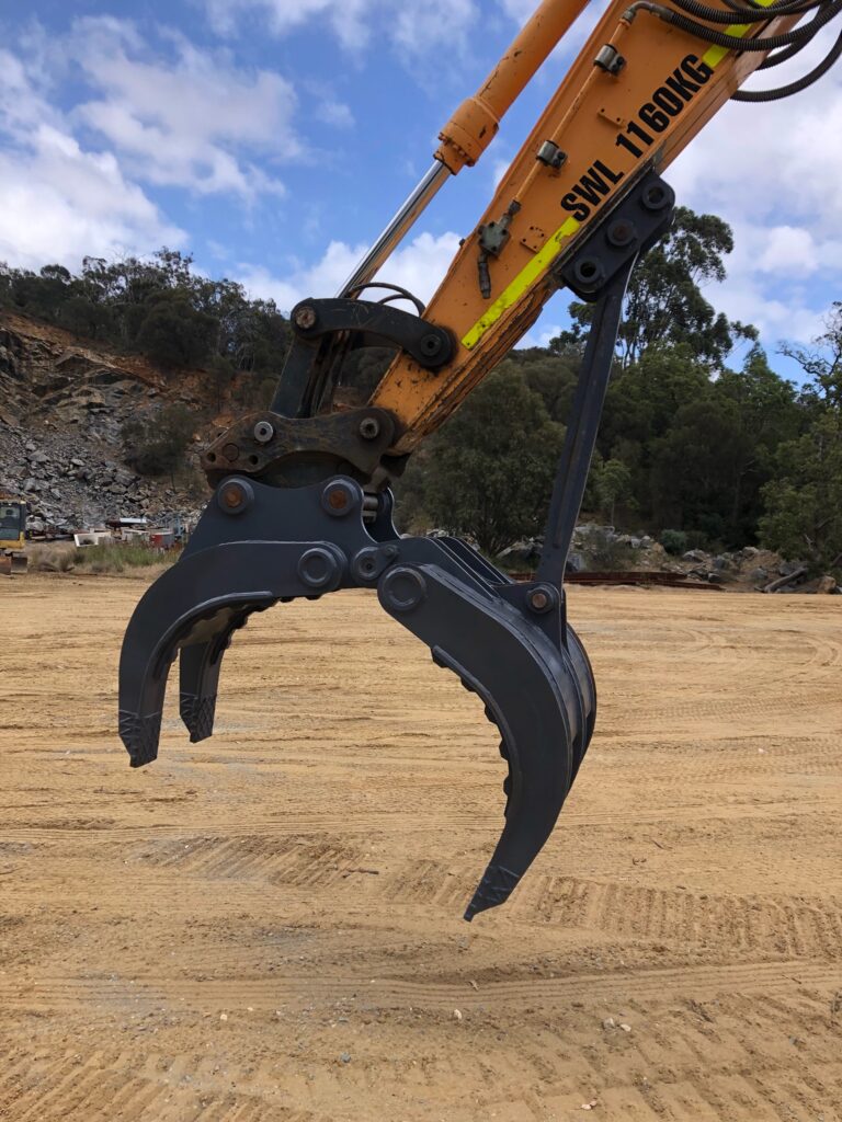 Excavator Grab for 14.5T Excavator - JEDS Contracting